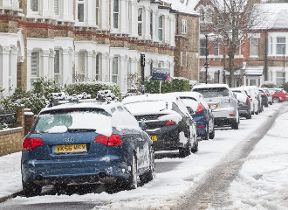 5 tips for staying safe in strong wind - Met Office